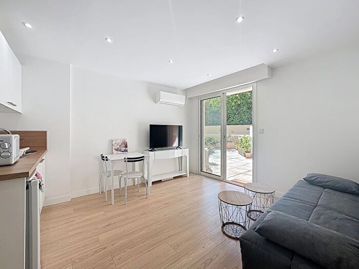 Appartement à vendre - Cannes, Prado, République - 1 pièce