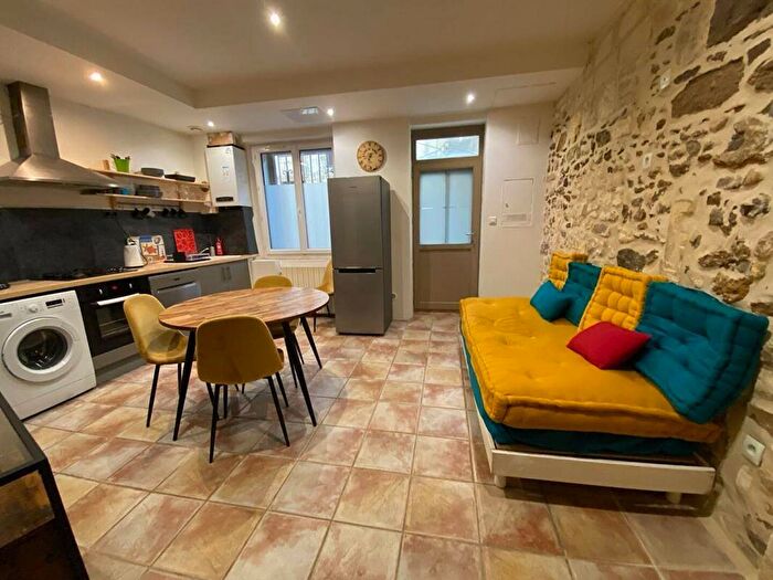 Appartement à louer - Centre Ville-Cavalerie-Hauture, Arles - 3 pièces - 2 chambres