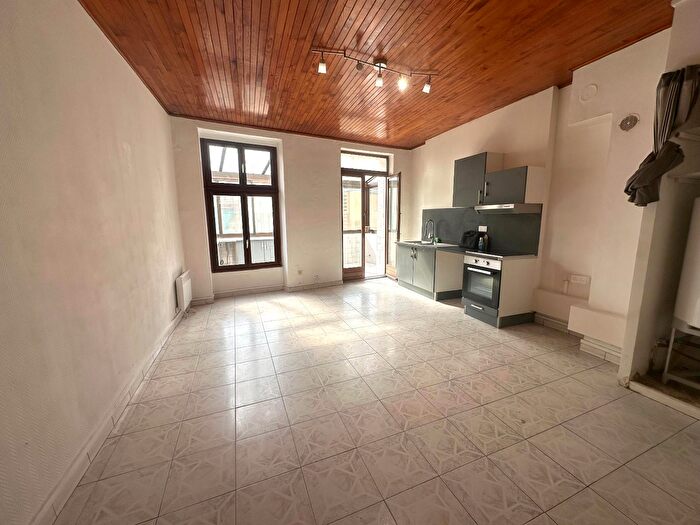 Appartement à louer - Givors, Centre-ville - 2 pièces - 1 chambre