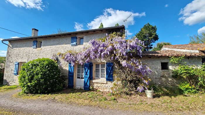 Maison à vendre - Cherveux - 5 pièces - 3 chambres