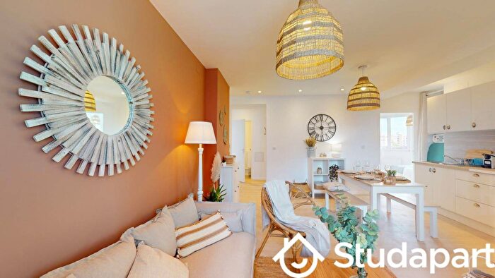 Appartement à louer - Fauconnet, Dijon - 1 pièce - 2 chambres