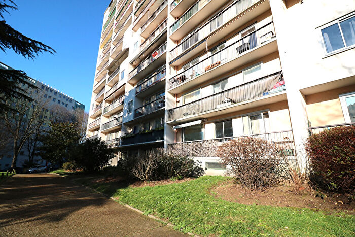 Appartement à vendre - Fresnes, Centre-ville - 4 pièces - 2 chambres