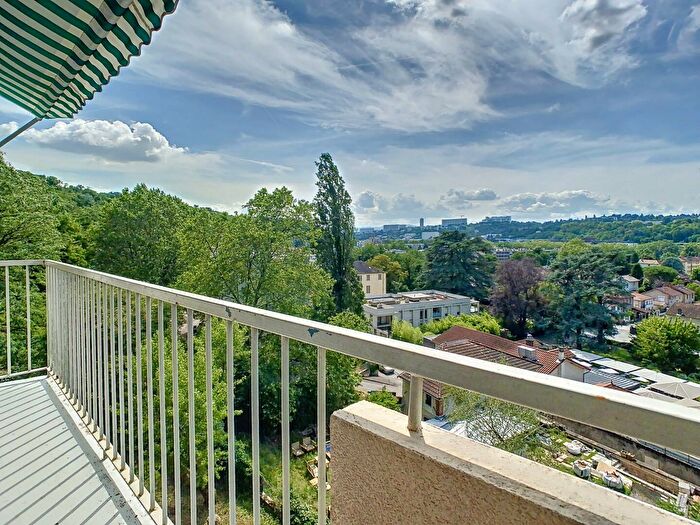 Appartement à louer - Métro Cuire, Caluire-et-Cuire - 3 pièces - 2 chambres