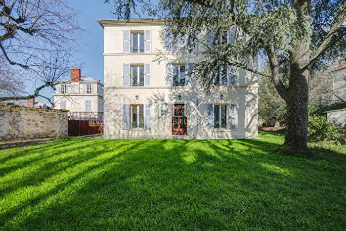 Maison 9 pièces à Saint-Germain-en-Laye, Centre-ville, Quartiers forestiers, à vendre