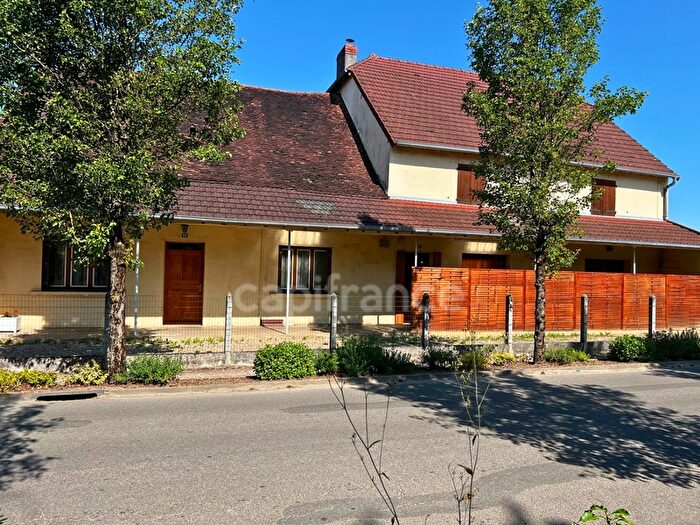 Maison 11 pièces à vendre - Savigny-en-Revermont
