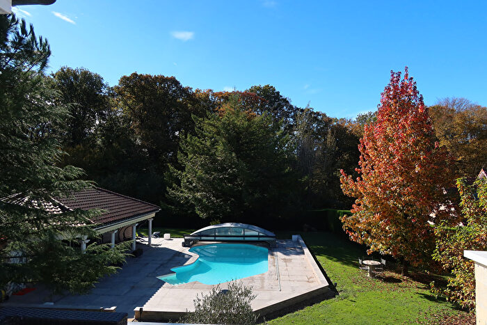 Maison à vendre - Besançon, Planoise, Châteaufarine - 6 pièces - 4 chambres