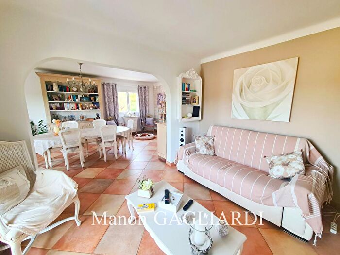 Maison à vendre - Sanary-sur-Mer, La Poussarague - 6 pièces - 4 chambres