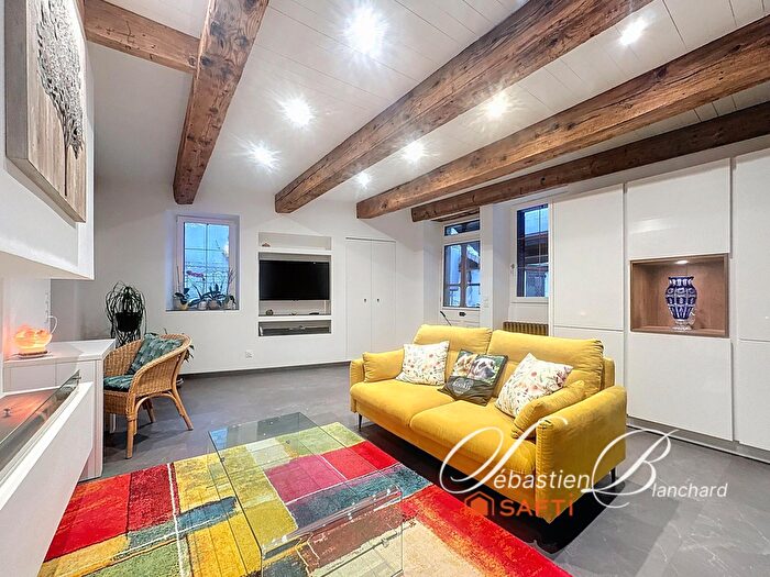 Maison à vendre - Lochieu - 5 pièces - 3 chambres