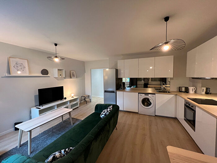 Appartement à louer - Lyon e , Gerland - 5 pièces - 4 chambres