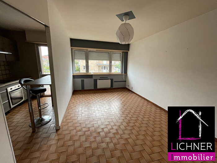 Appartement à louer - Freyming-Merlebach - 2 pièces - 1 chambre