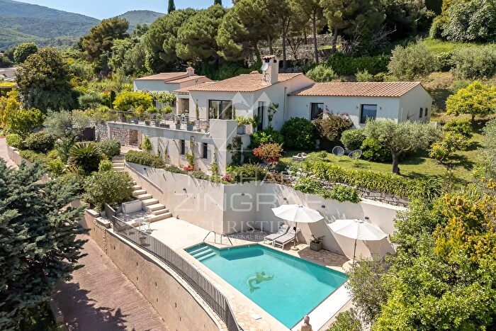 Tourrettes-sur-Loup - Maison 5 pièces à vendre