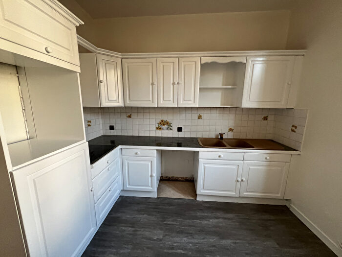 Appartement à louer - Reims, Centre-ville - 4 pièces - 2 chambres