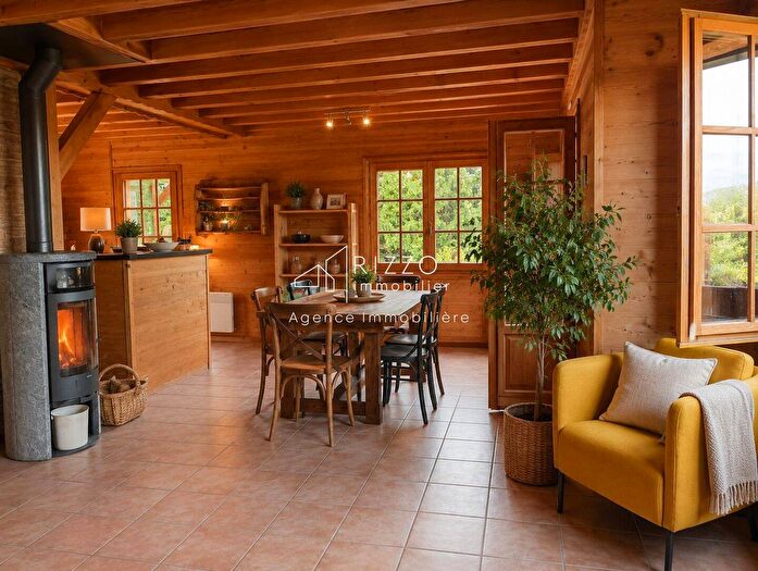 Maison 7 pièces à Cessy, à louer