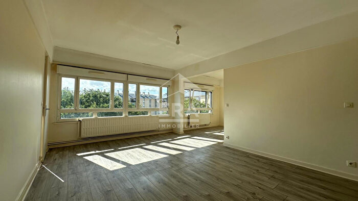 Appartement à louer - Reims, Barbâtre - 5 pièces - 3 chambres