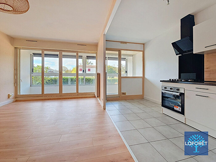 Appartement 4 pièces à vendre - La Roche-sur-Yon, Pyramides, Jean-Yole