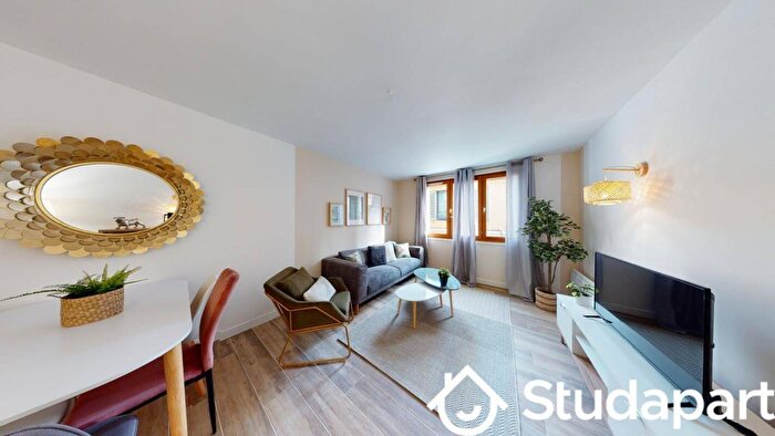 Appartement à louer - Gambetta, Nîmes - 1 pièce - 1 chambre