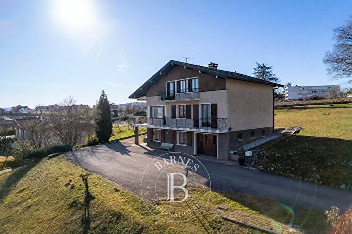 Maison à vendre - Poisy - 11 pièces - 8 chambres