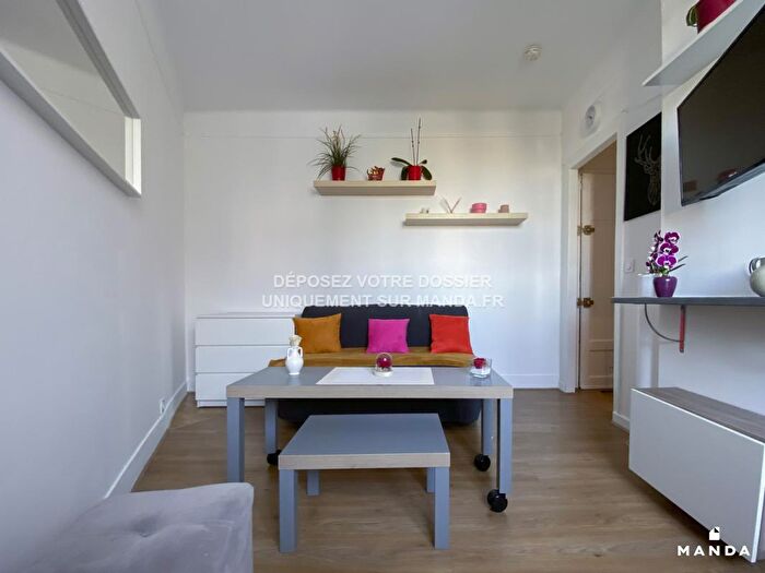 Bois-Colombes, Jean Mermoz : Appartement 1 pièce à louer
