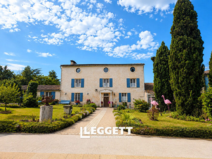 La Crèche : Maison 10 pièces à vendre