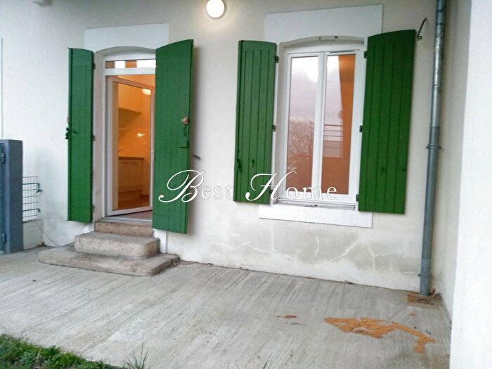 Appartement à louer - Nîmes - 1 pièce