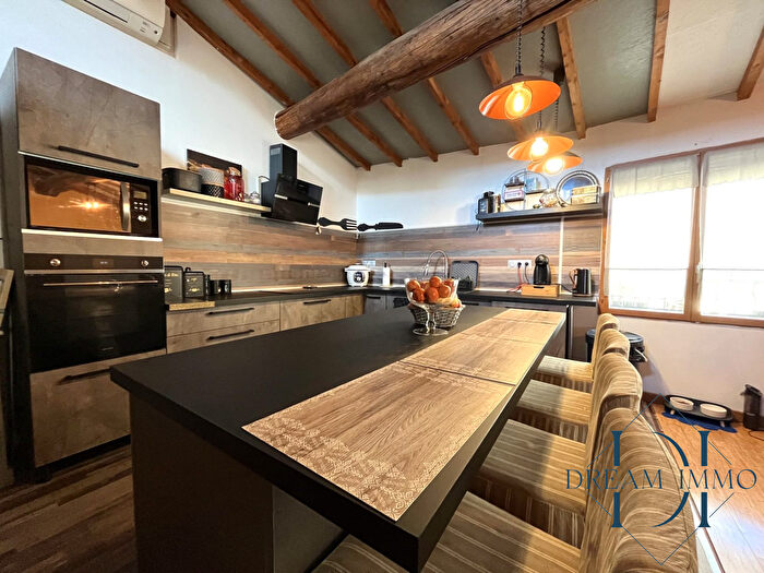 Maison à vendre - Beaucaire, Centre-ville - 6 pièces - 3 chambres