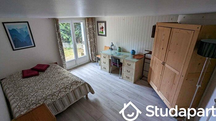 Appartement à louer - Ouest, Marly-le-Roi - 1 pièce