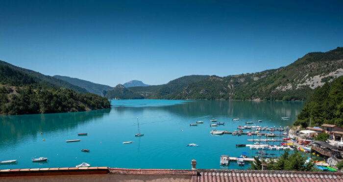 Maison 8 pièces à vendre - Saint-Julien-du-Verdon