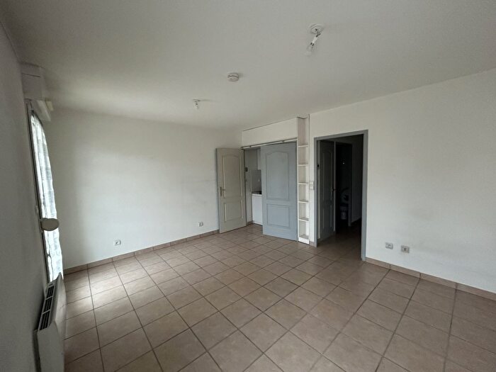 Appartement 1 pièce à Savigneux, à louer