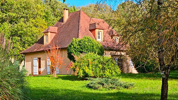 Maison à vendre - Sainte-Foy-de-Longas - 8 pièces - 6 chambres