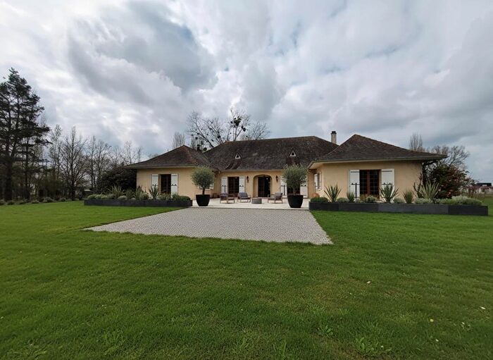 Maison 10 pièces à Saint-Denis-de-Pile, à vendre