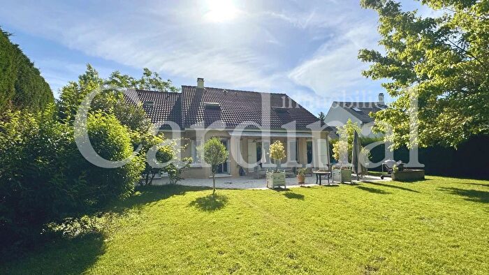 Noisy-le-Roi - Maison 8 pièces à vendre
