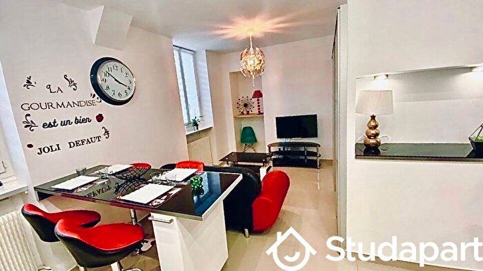 Hyper Centre-Vieille Ville, Saint-Étienne : Appartement 2 pièces à louer