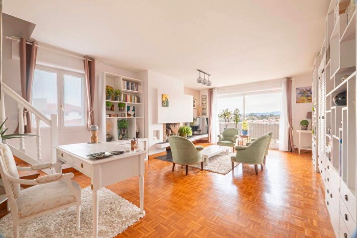 Appartement à vendre - Saint-Jean-de-Luz, André Ithurralde, Layatz, Kechiloa, Karsinenea - 3 pièces - 2 chambres