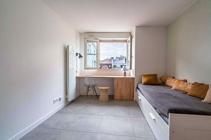 Appartement à louer - Faubourg du Temple-Hôpital Saint Louis, Paris ème arrondissement - 1 pièce