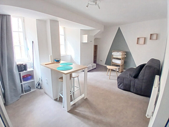 Laval, Les Fourches : Appartement 1 pièce à louer