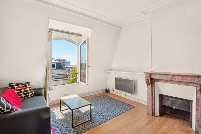 Paris 11ème, République, Saint-Ambroise : Appartement 2 pièces à vendre