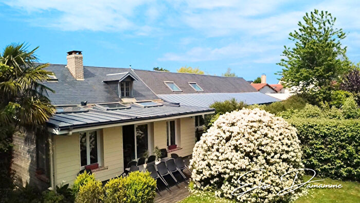 Maison 8 pièces à Saint-Jouin-Bruneval, à vendre