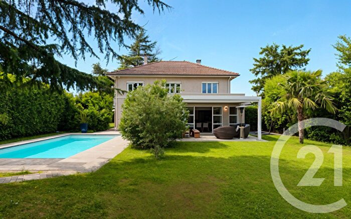 Maison à vendre - Corbas - 7 pièces - 6 chambres