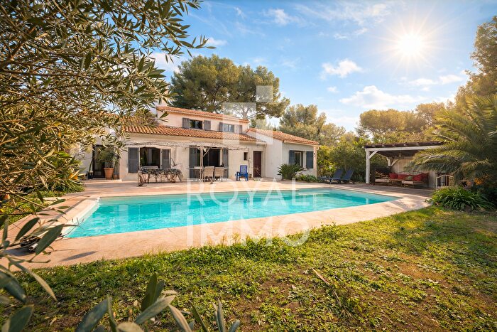 Maison à vendre - Sanary-sur-Mer, La Cride, Beau Cours - 7 pièces - 5 chambres