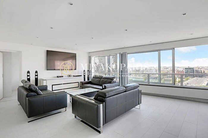 Appartement à louer - Emeriau-Zola, Paris ème arrondissement - 2 pièces - 1 chambre