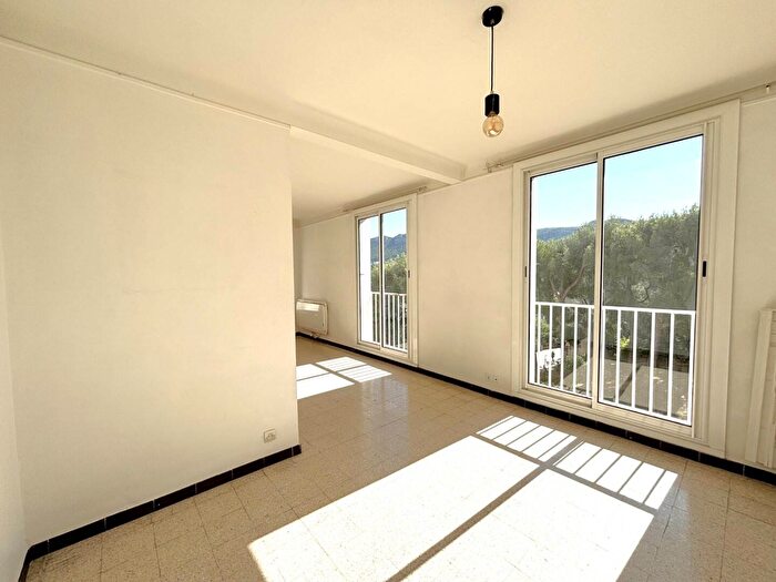 Appartement à louer - Cassis - 4 pièces - 2 chambres