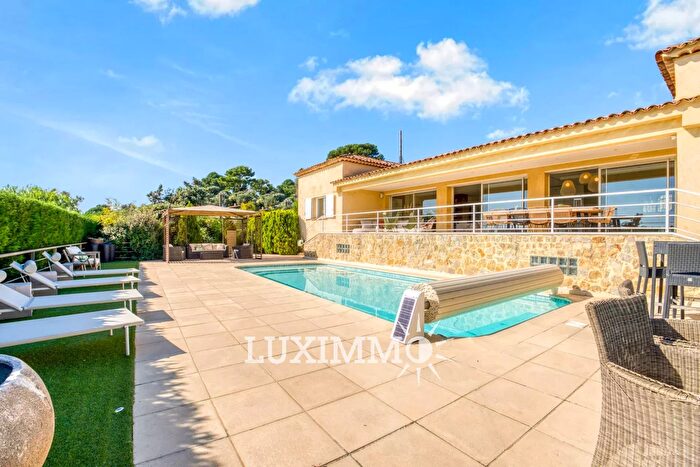 Maison à vendre - Vallauris, Les Issarts, Subreville - 8 pièces - 5 chambres