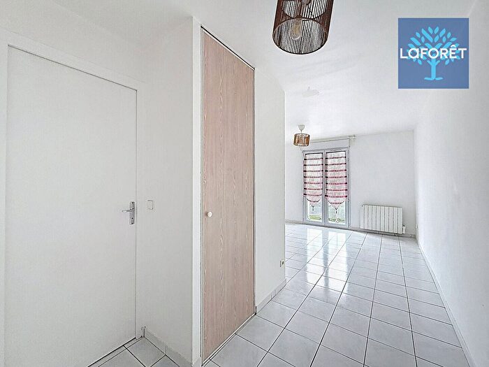 Bois Saint Martin-Yvris-Richardets-Monfort, Noisy-le-Grand : Appartement 1 pièce à louer
