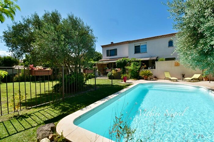 Maison à vendre - Mouriès - 7 pièces - 3 chambres