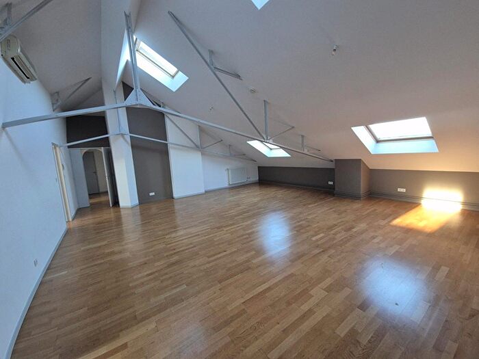 Appartement à louer - Nancy, Ville vieille, Léopold - 5 pièces - 3 chambres