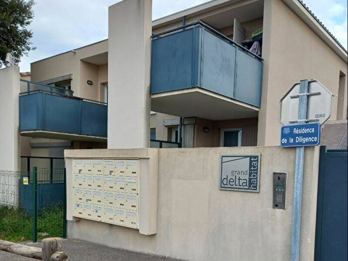 Appartement à louer - Ouest, Rochefort-du-Gard - 3 pièces - 2 chambres