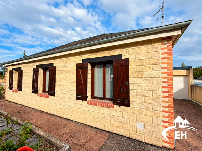 Sainte-Gauburge-Sainte-Colombe : Maison 4 pièces à vendre