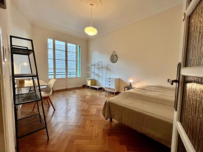 Appartement à louer - Carré dOr, Nice - 3 pièces - 3 chambres