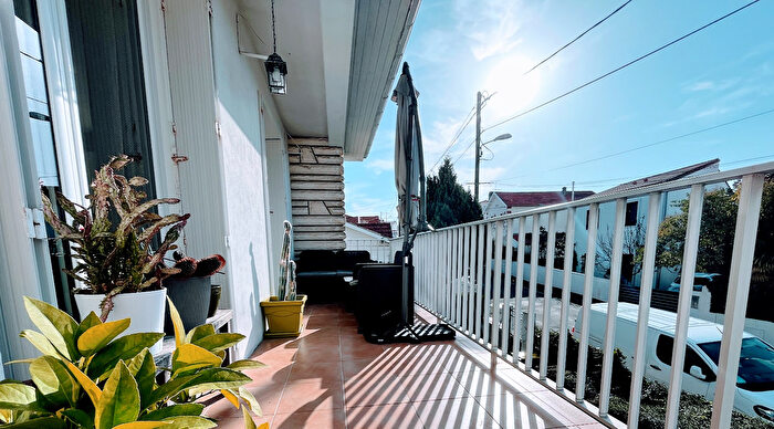 Appartement à vendre - Royan, Centre-ville - 4 pièces - 3 chambres