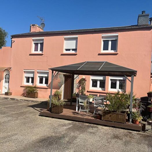 Maison 8 pièces à vendre à Lanrivain
